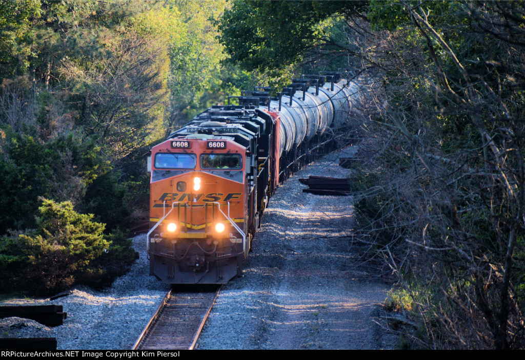 BNSF 6608 CSX Train K039 Crude Oil Empties